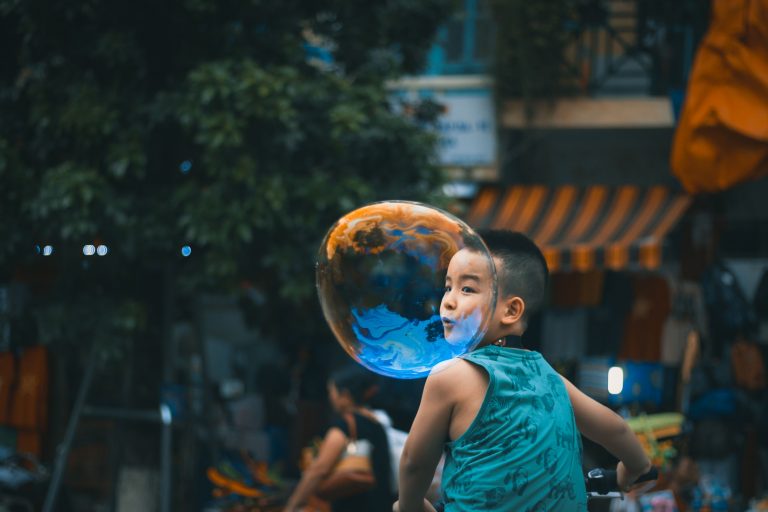 Life Through Lens - Tuấn Mon